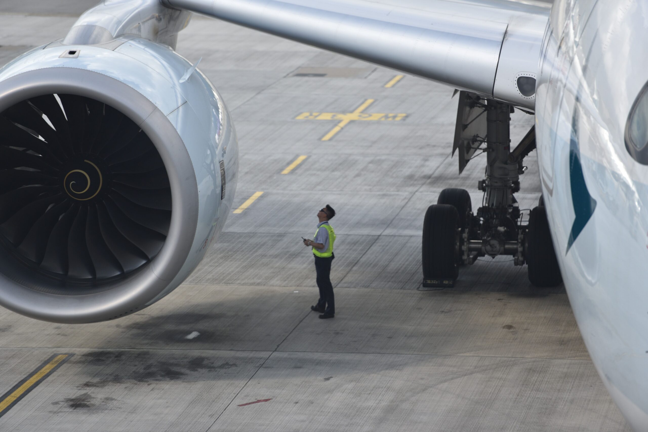 Aircraft Impact Damage Inspection on CFRP - Dolphitech